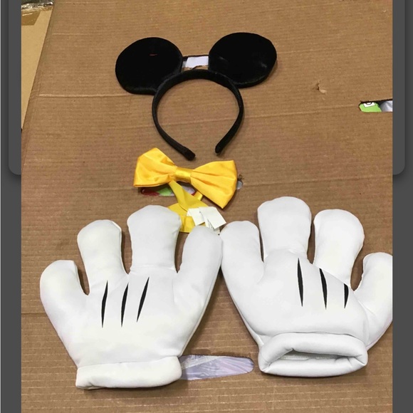 Costumes | Nwt Mickey Mouse Accessory Set | Poshmark